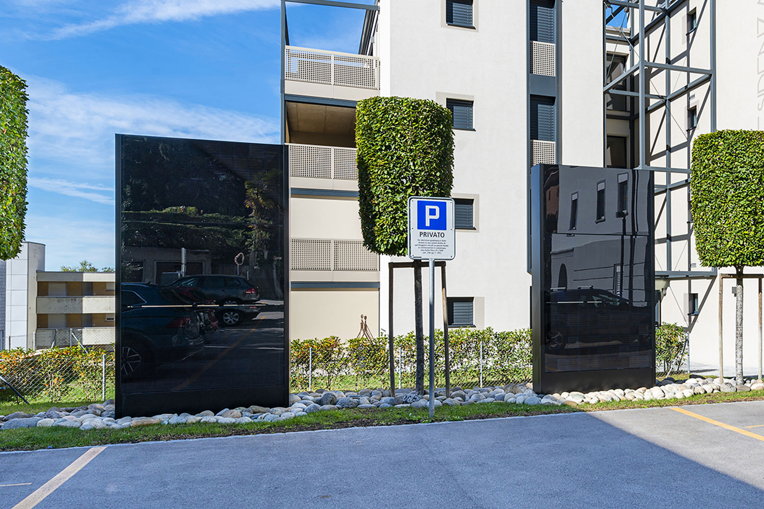 Monolite Dynamo for Residenza25, a green building in the heart of ...
