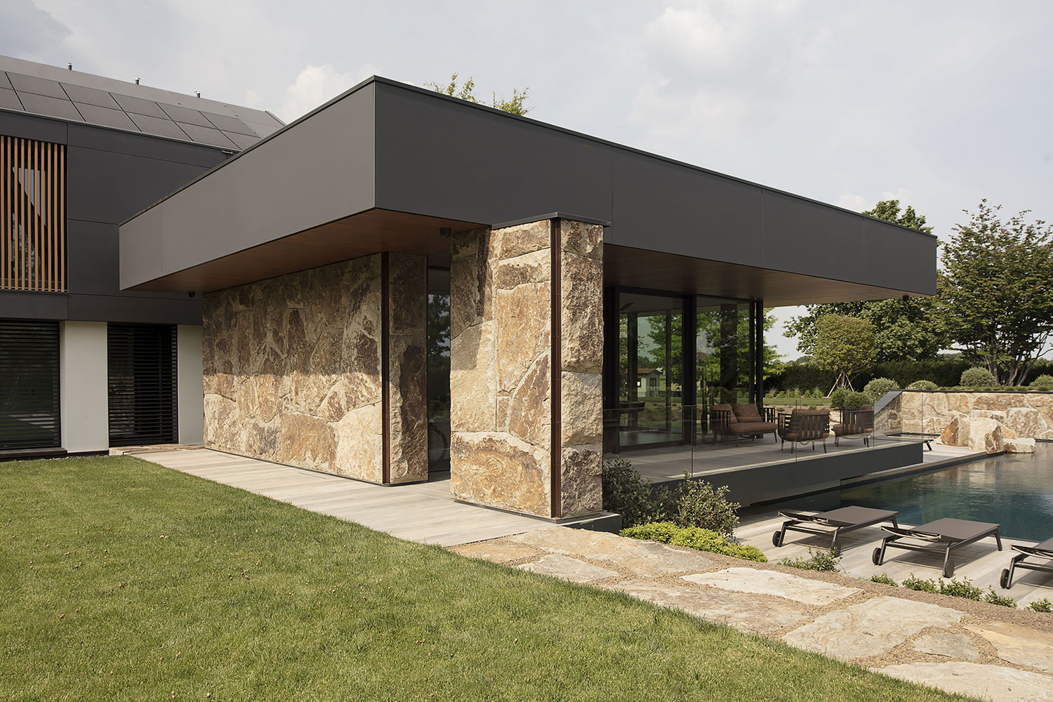 The zero-impact villa immersed in nature. | BeSpace Group
