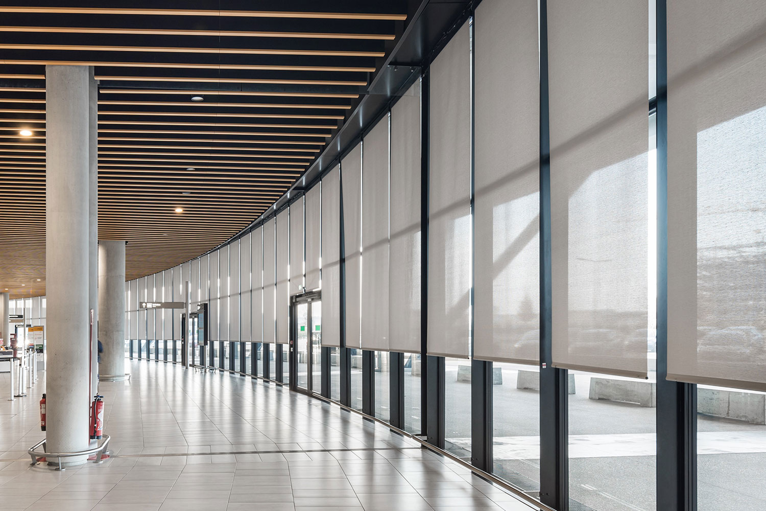 Serge Ferrari fabrics at Lyon Saint Exupéry airport. | BeSpace Group